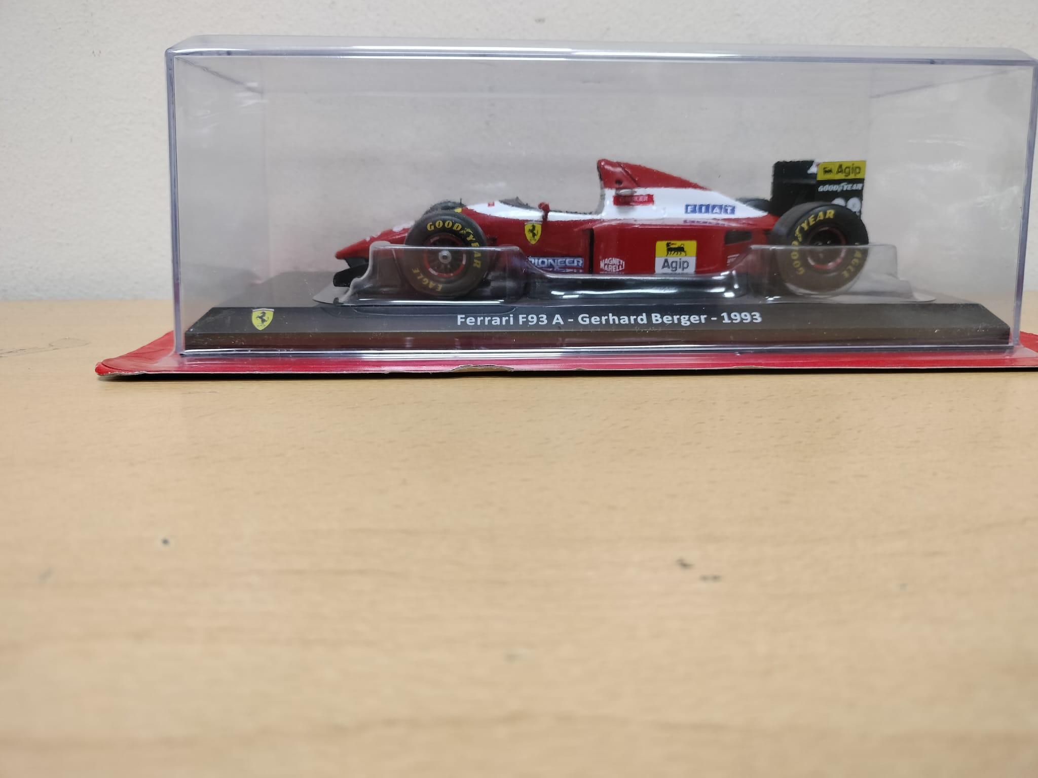 #48 Ferrari F93 A Gerard Berger FERRARI ESCALA 1-24 | Kioskoh!